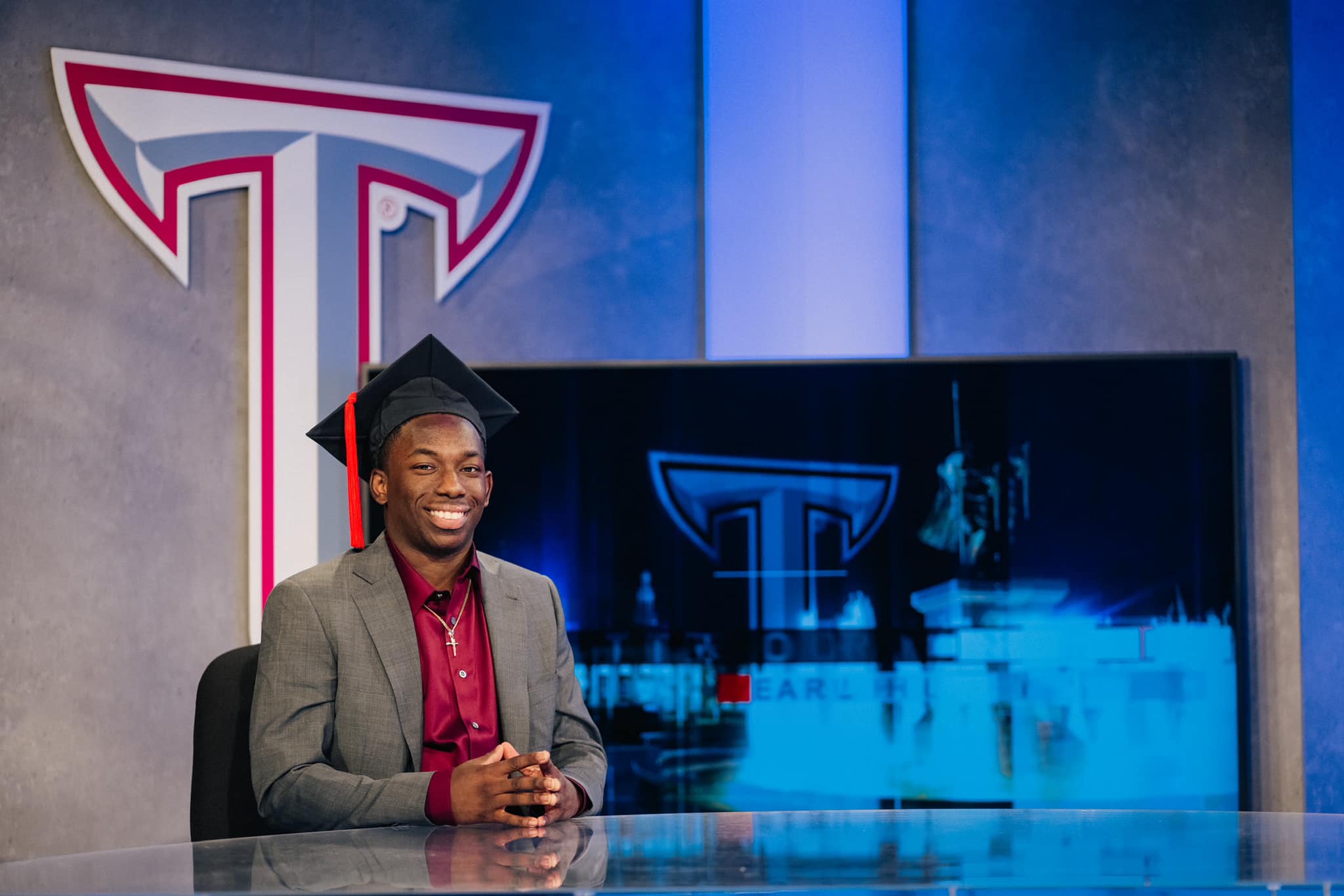 TrojanVision says goodbye to news and sports anchor Dylan Seymore - TrojanVision