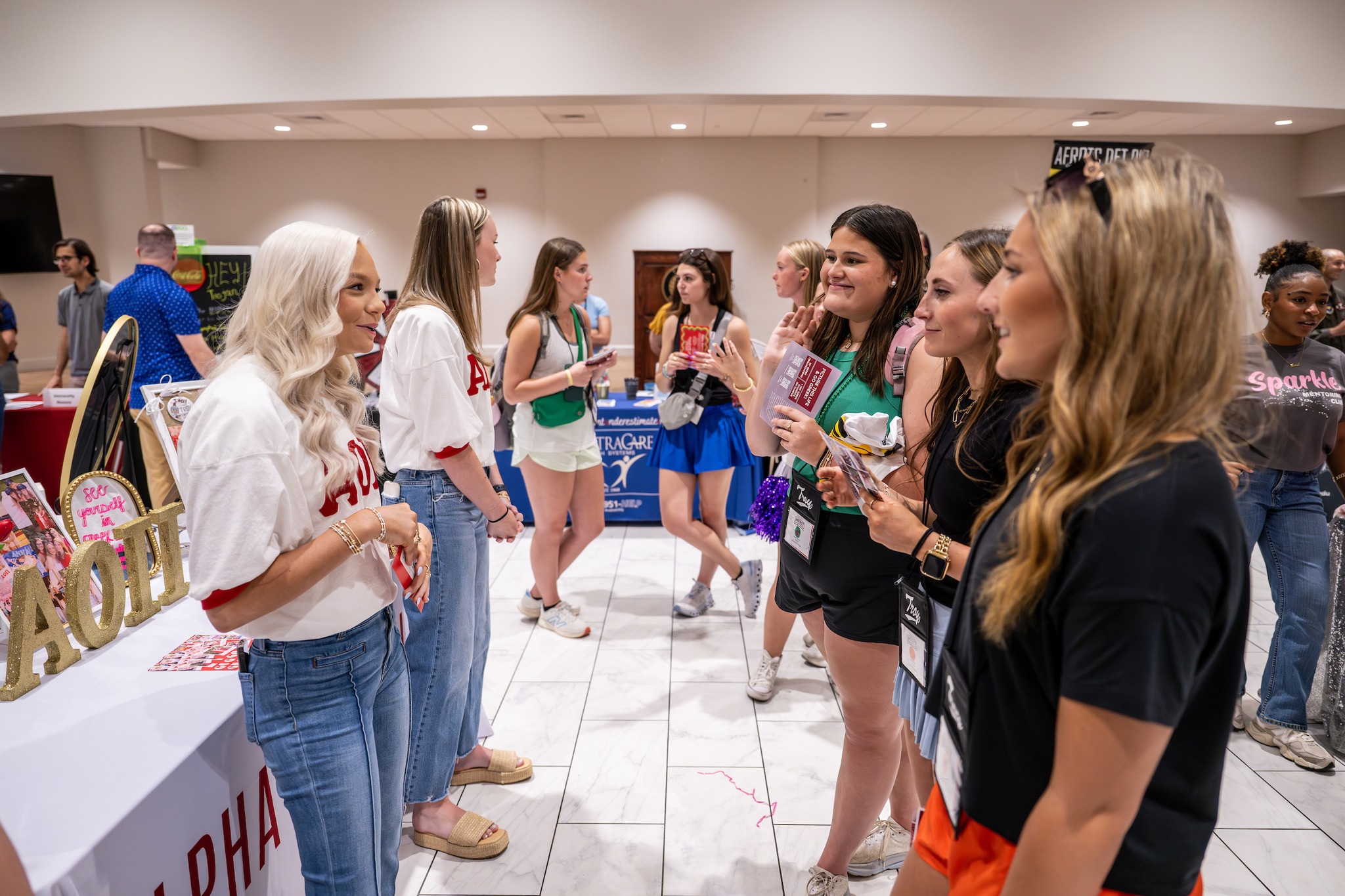 Incoming freshmen learn how to get involved on TROY's campus - TrojanVision