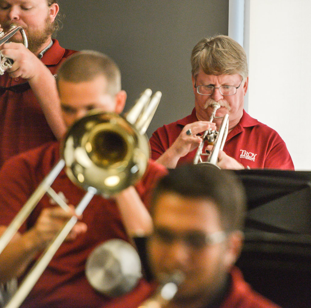 World War II-era alumni reunite on Homecoming weekend - Troy Today
