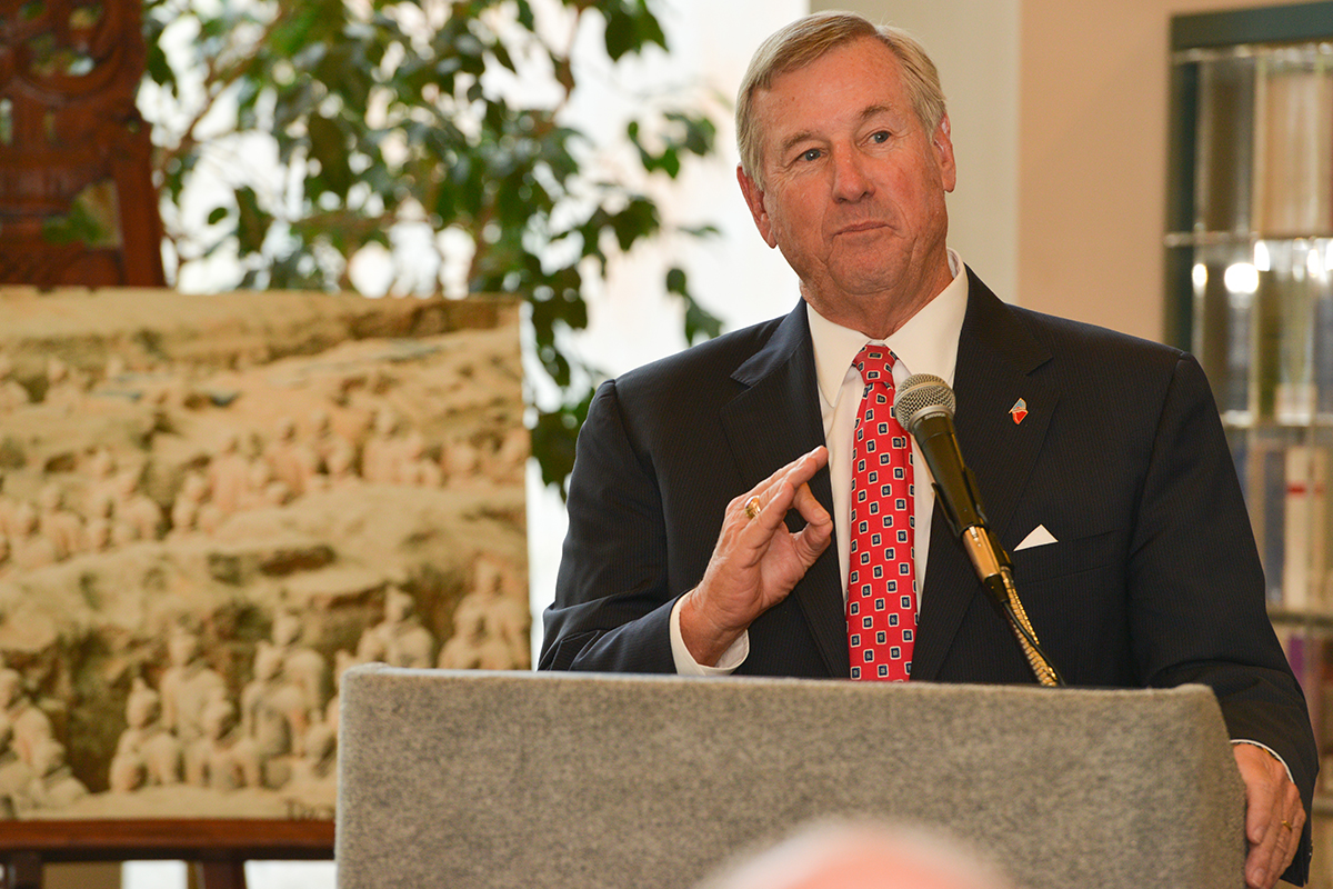 TROY gifts two terracotta warriors to Montgomery library - Troy Today