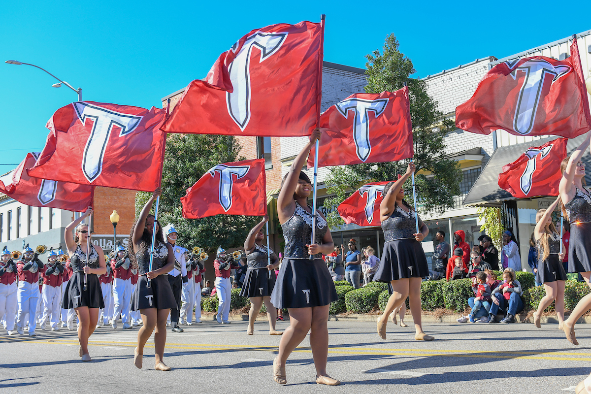 Homecoming sparks pleasant memories for alumni - Troy Today