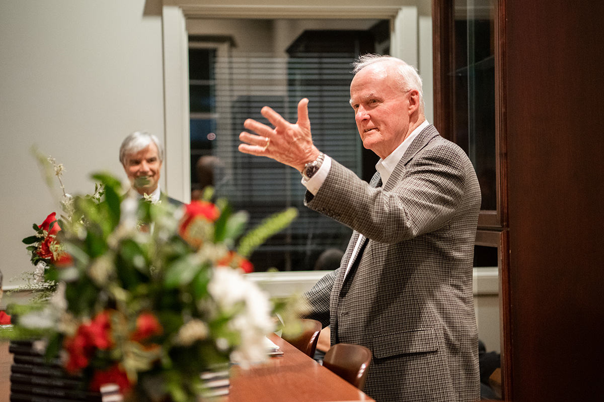 McLendon shares stories, inspiration from the PGA Tour in new book ...