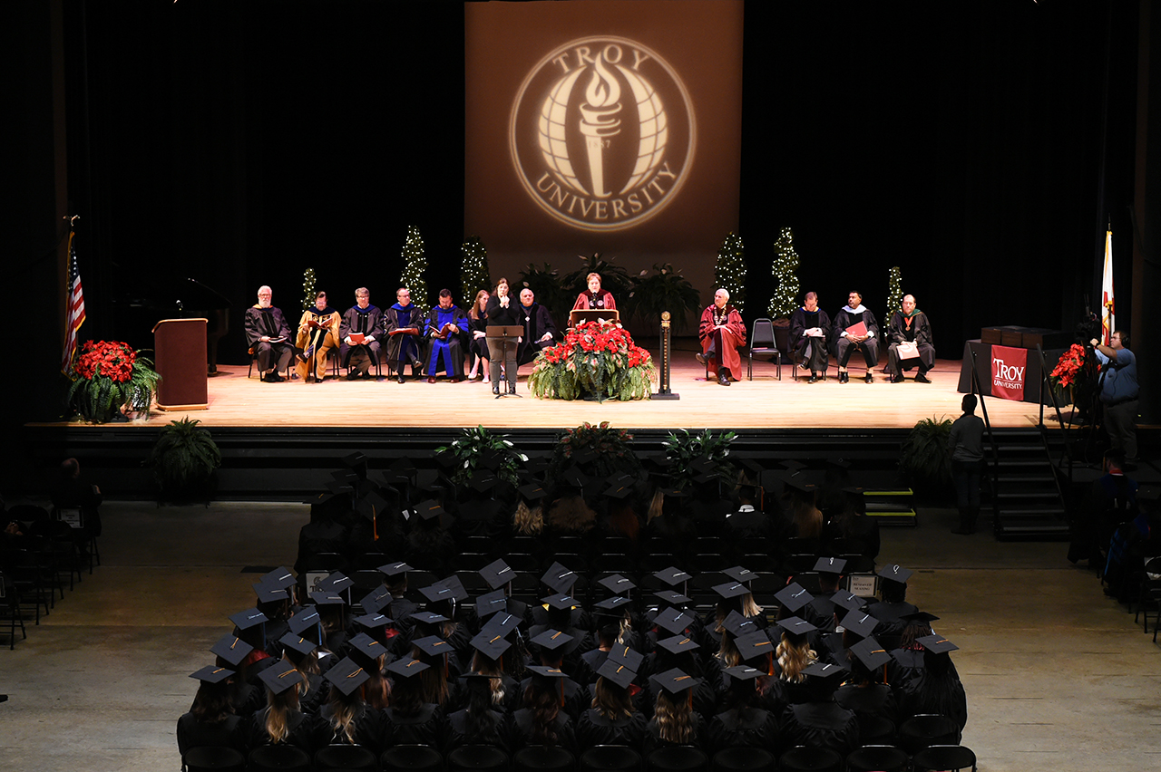 Carter offers life lessons, wisdom to TROY grads - Troy Today