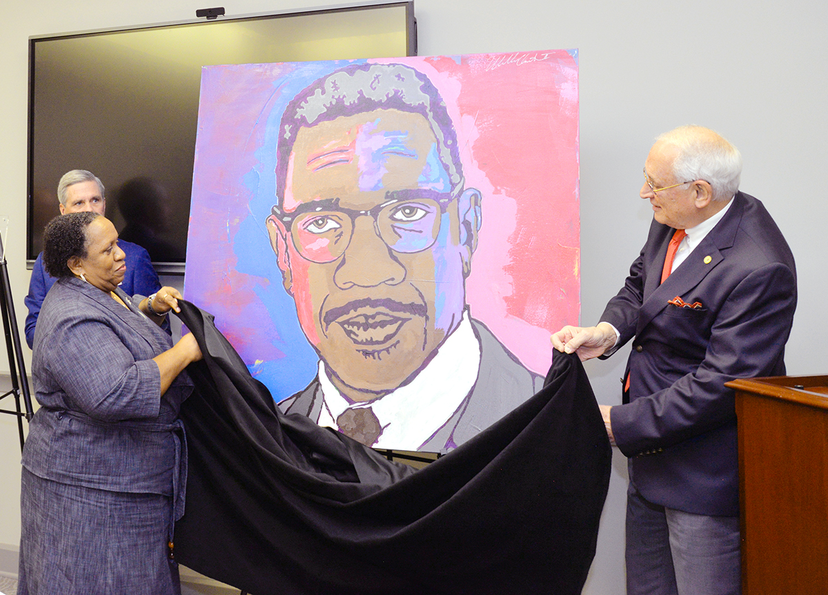 Portrait by TROY alumnus honors memory of former Troy University ...