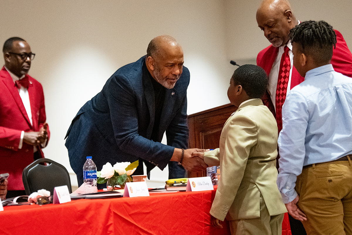 Astronaut Dr. Bernard Harris gives keynote address at annual Kappa ...