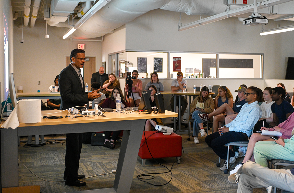 Students get in-depth look into graphic design industry during Art and ...