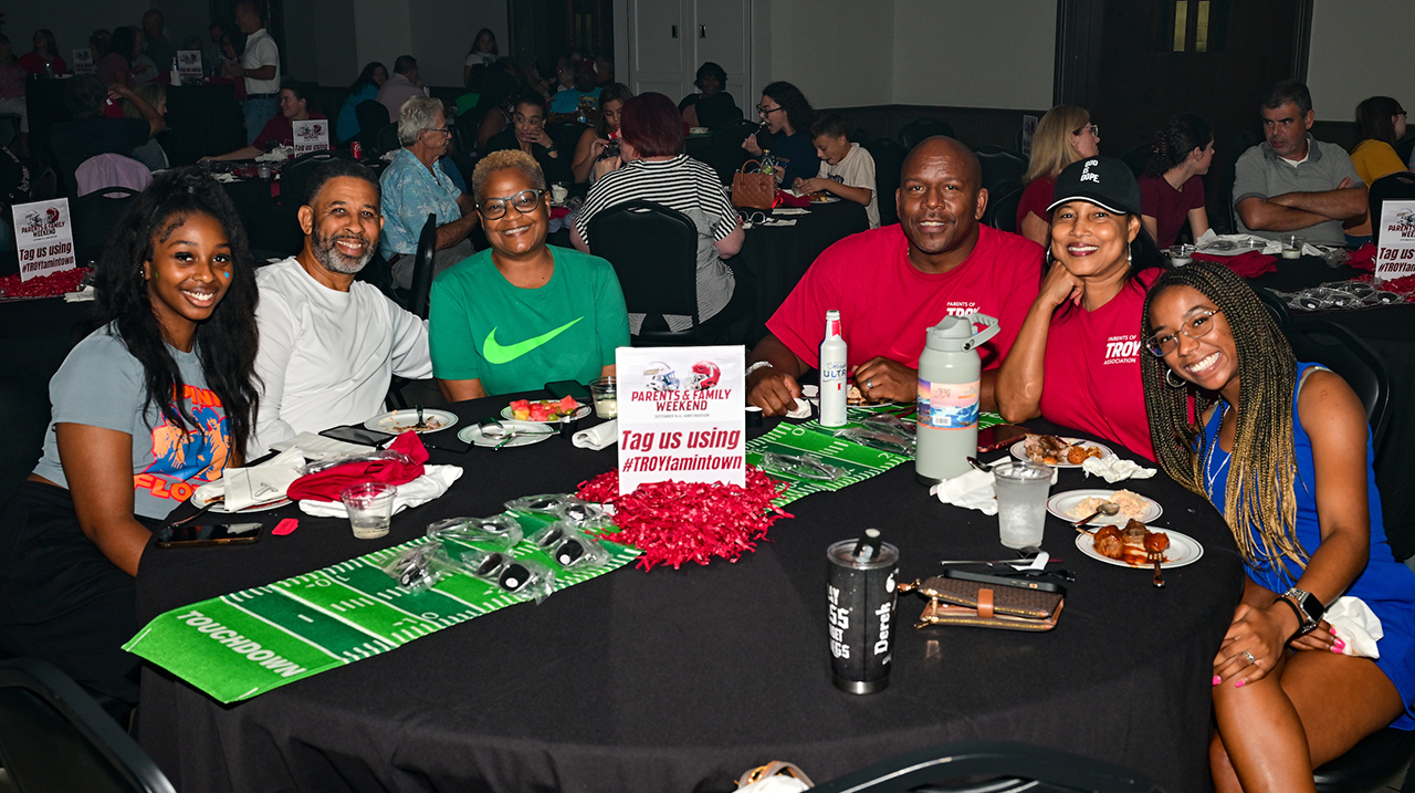 Parents enjoy family atmosphere during Parents and Family Weekend ...