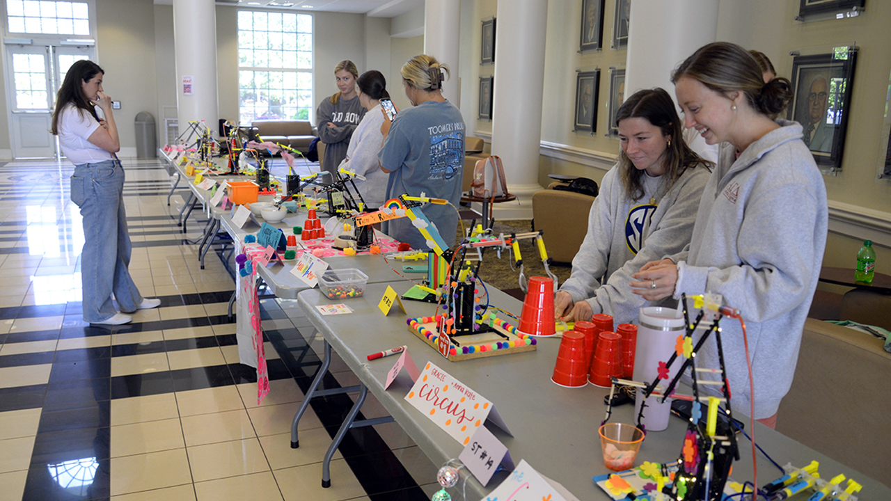 Troy University education students gain 21st century skills through ...