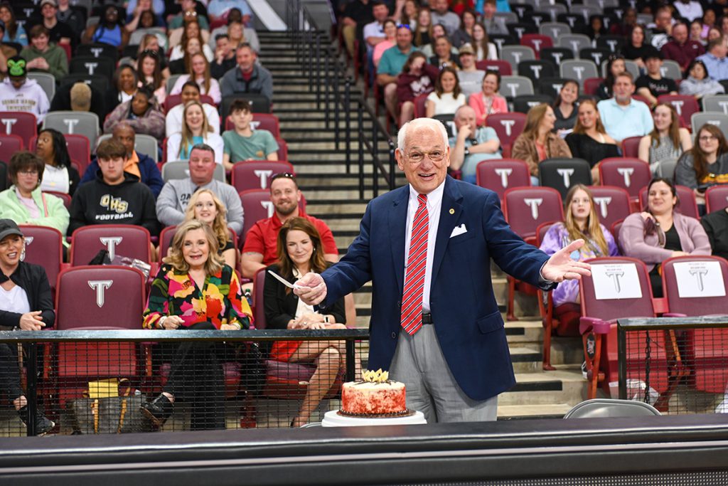 Students learn about life at TROY during Trojan Day - Troy Today