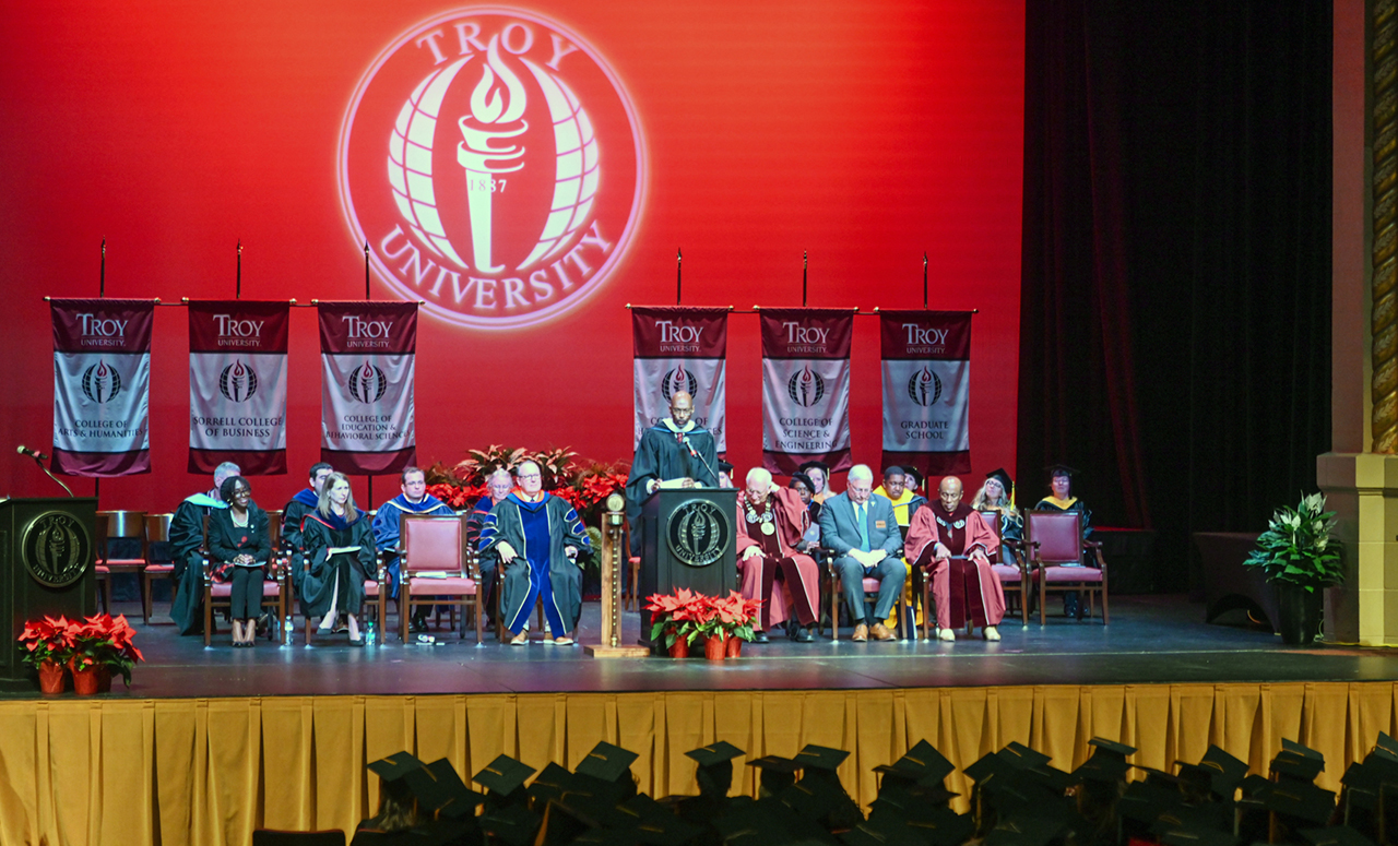 Bunting encourages TROY graduates to make an impact on their workplaces ...